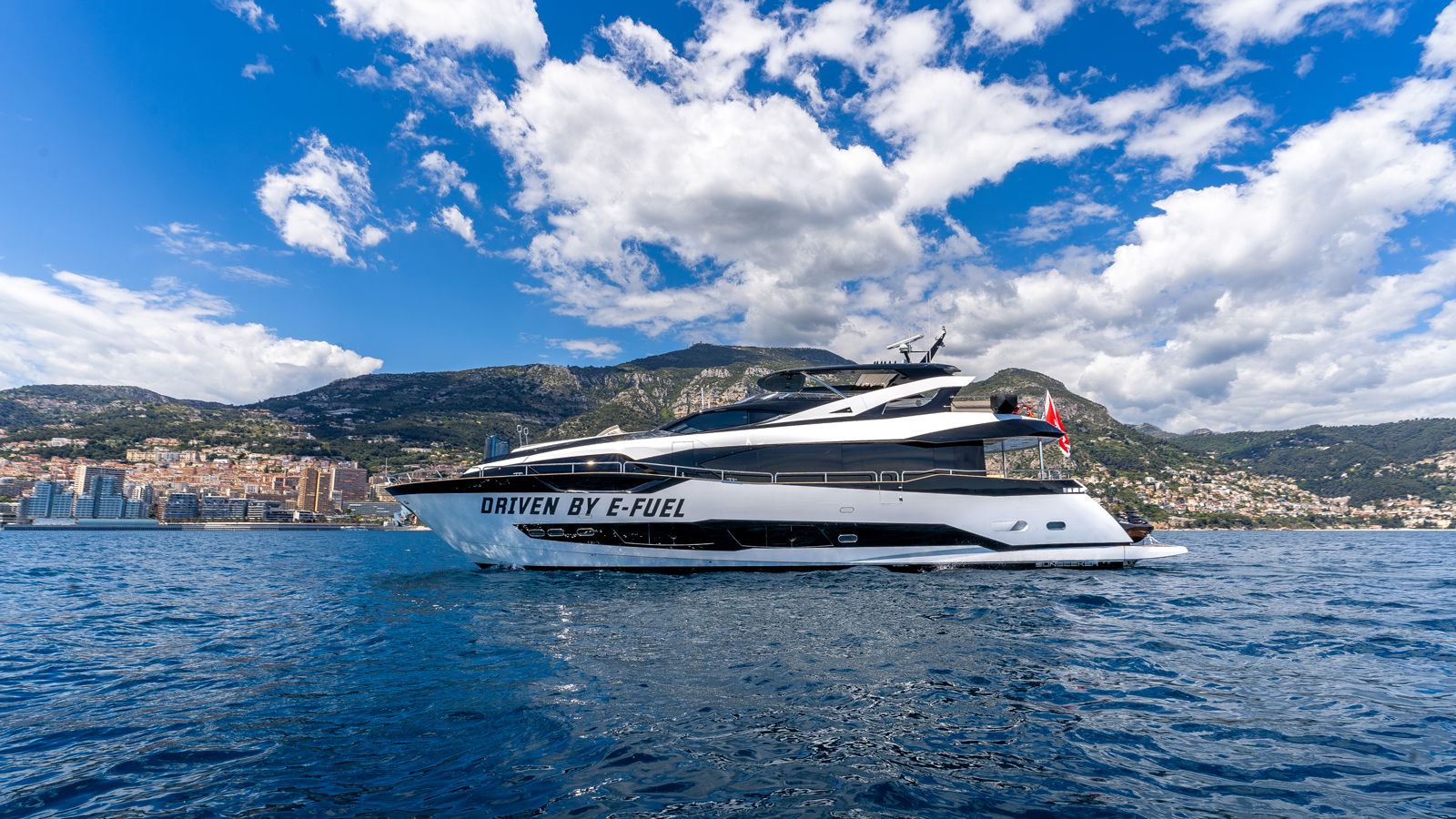 Blue Infinity One yacht (Sunseeker, 28m, 2023)